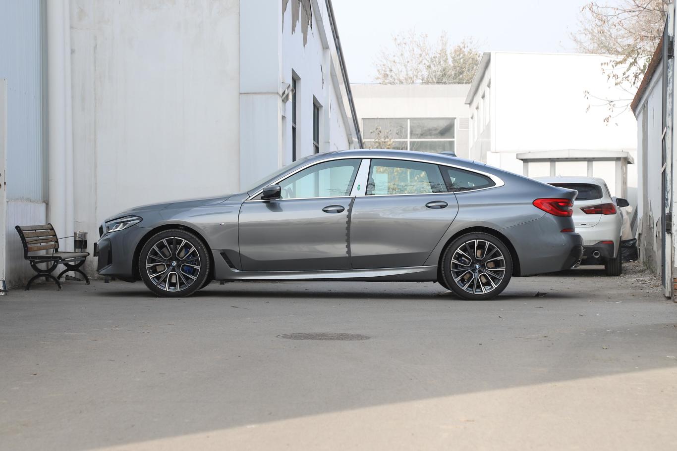 【宝马6系GT630i M运动大旅行家版正侧车头向左水平图片-汽车图片大全】-易车