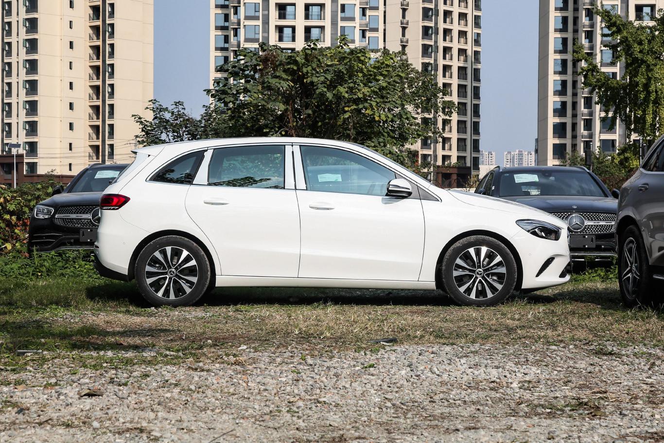 【奔驰B级B200 动感型正侧车头向右水平图片-汽车图片大全】-易车