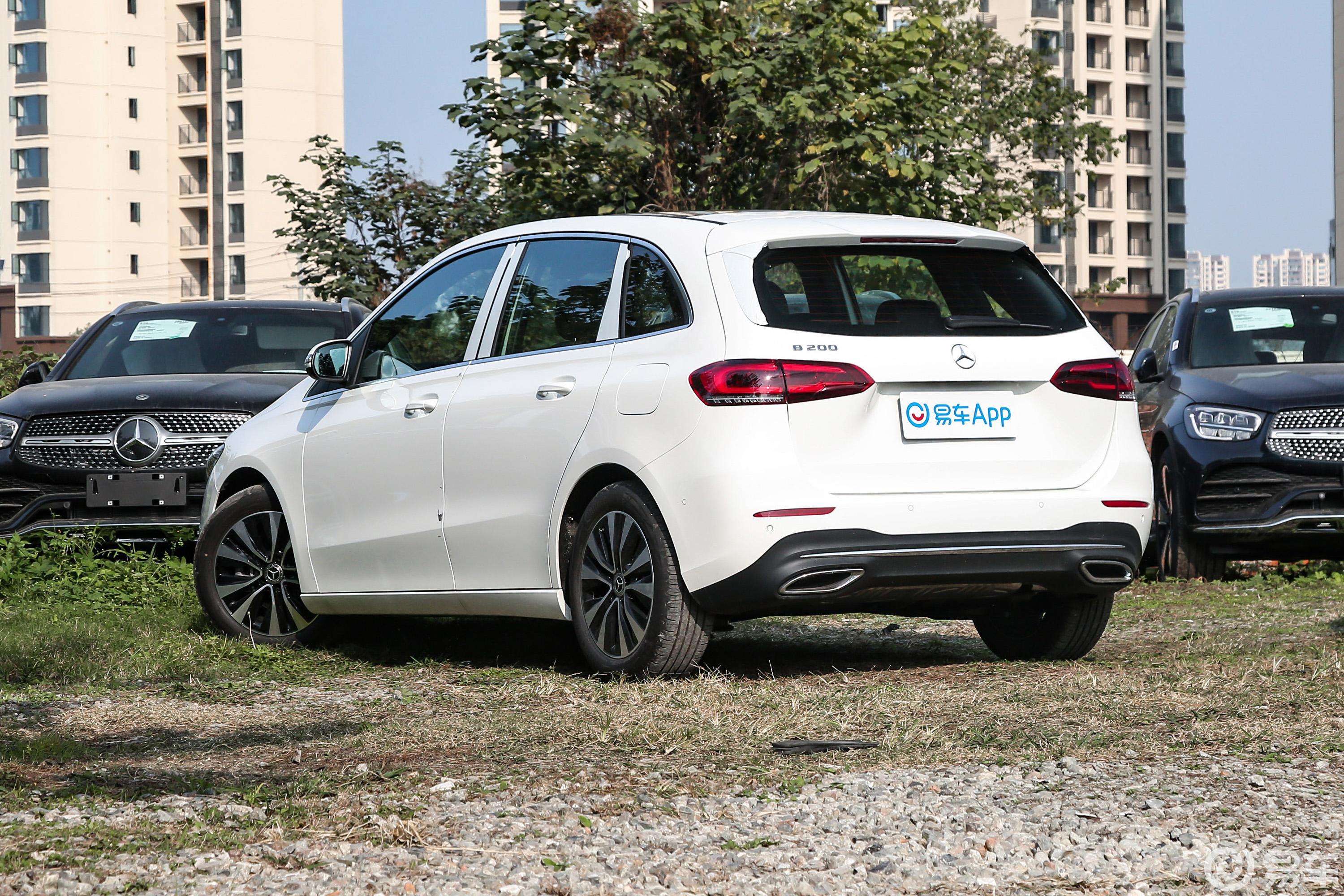 【奔驰B级B200 动感型侧后45度车头向左水平图片-汽车图片大全】-易车