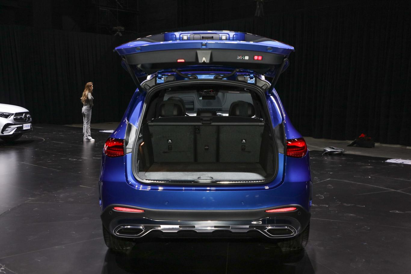 【奔驰GLCGLC 300 L 4MATIC 豪华型 5座后备厢图片-汽车图片大全】-易车