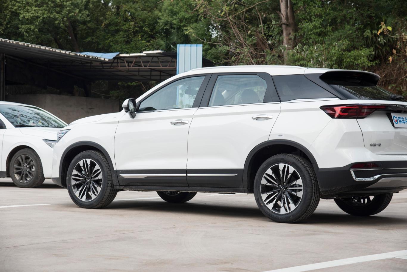 【奔腾T77280TID 豪华型外观细节图片-汽车图片大全】-易车