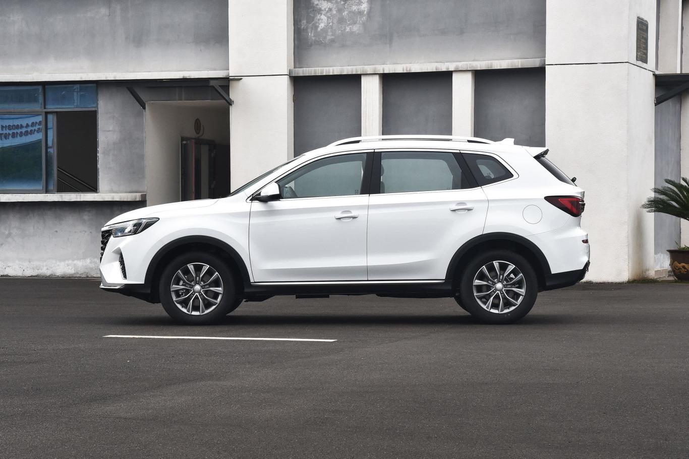 【荣威RX5PLUS 330TGI 双离合领潮智惠版正侧车头向左水平图片-汽车图片大全】-易车