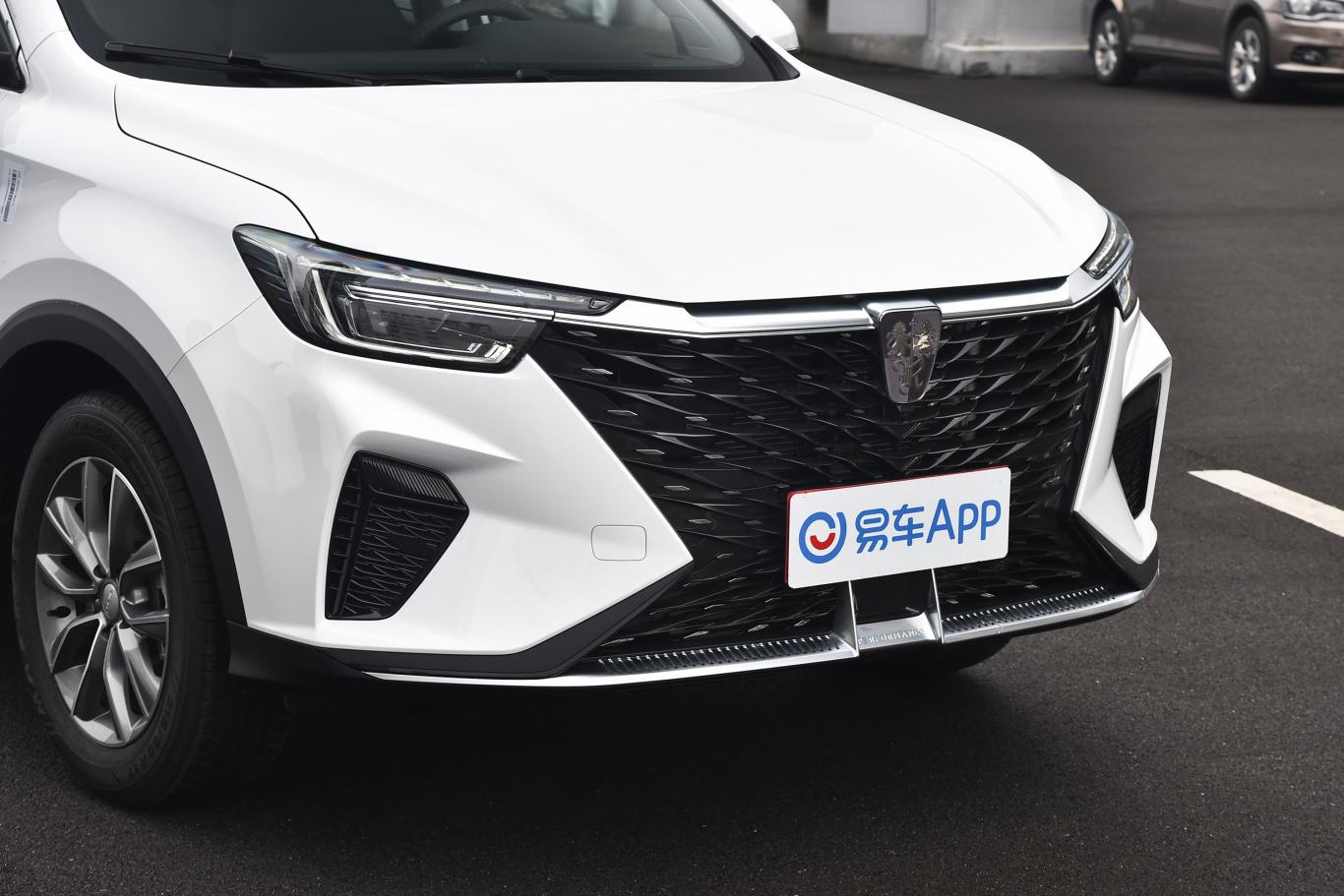 【荣威RX5PLUS 330TGI 双离合领潮智惠版前格栅侧俯拍图片-汽车图片大全】-易车