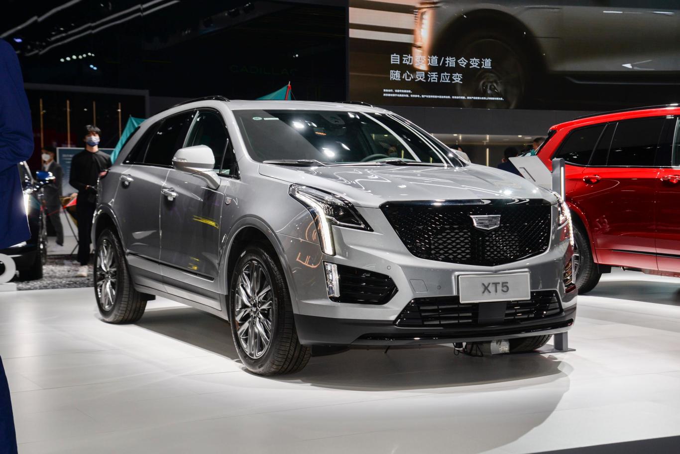 【凯迪拉克XT5轻混 2.0T 四驱尊贵型黑钻版图片-汽车图片大全】-易车