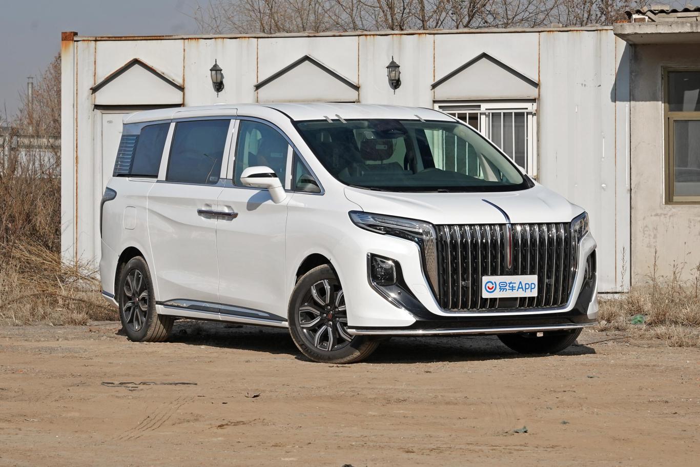 【红旗HQ92.0T 智联旗享版侧前45度车头向右水平图片-汽车图片大全】-易车