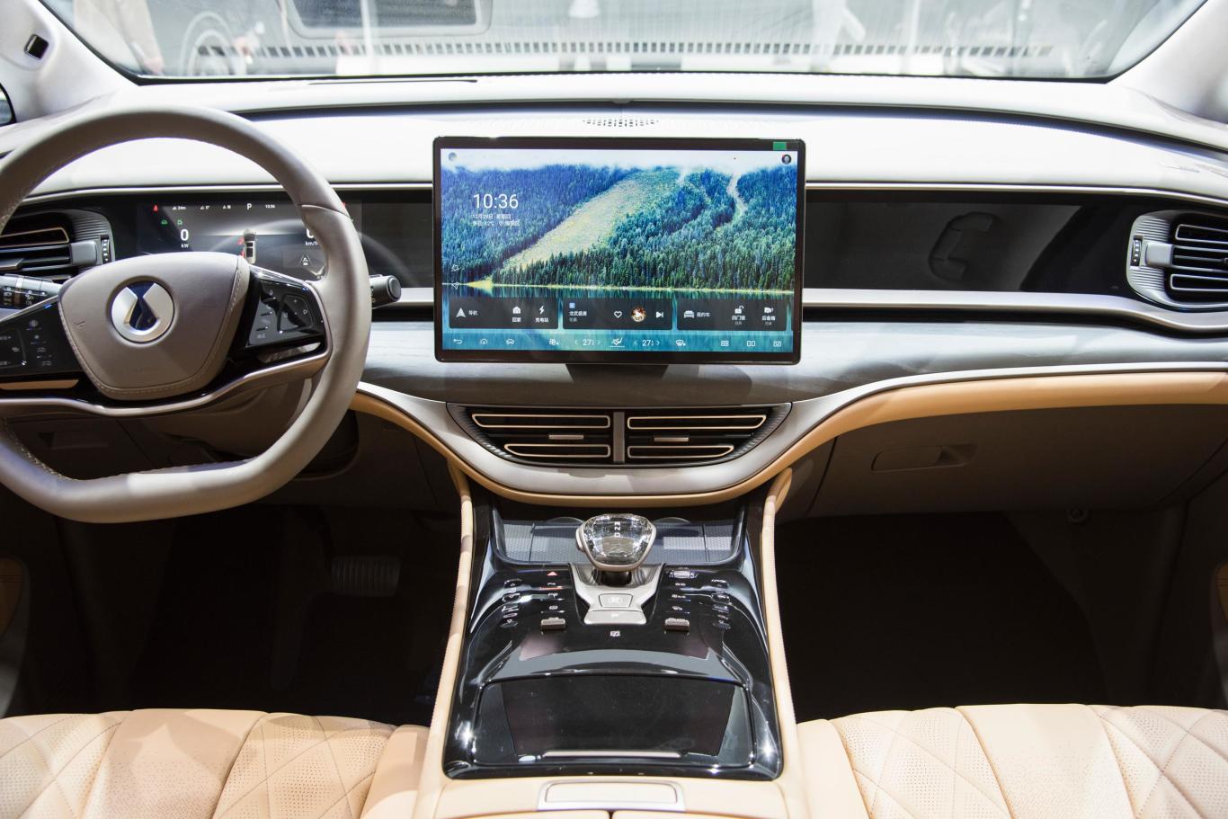 【腾势D9EV 600km 四驱旗舰版 7座图片-汽车图片大全】-易车