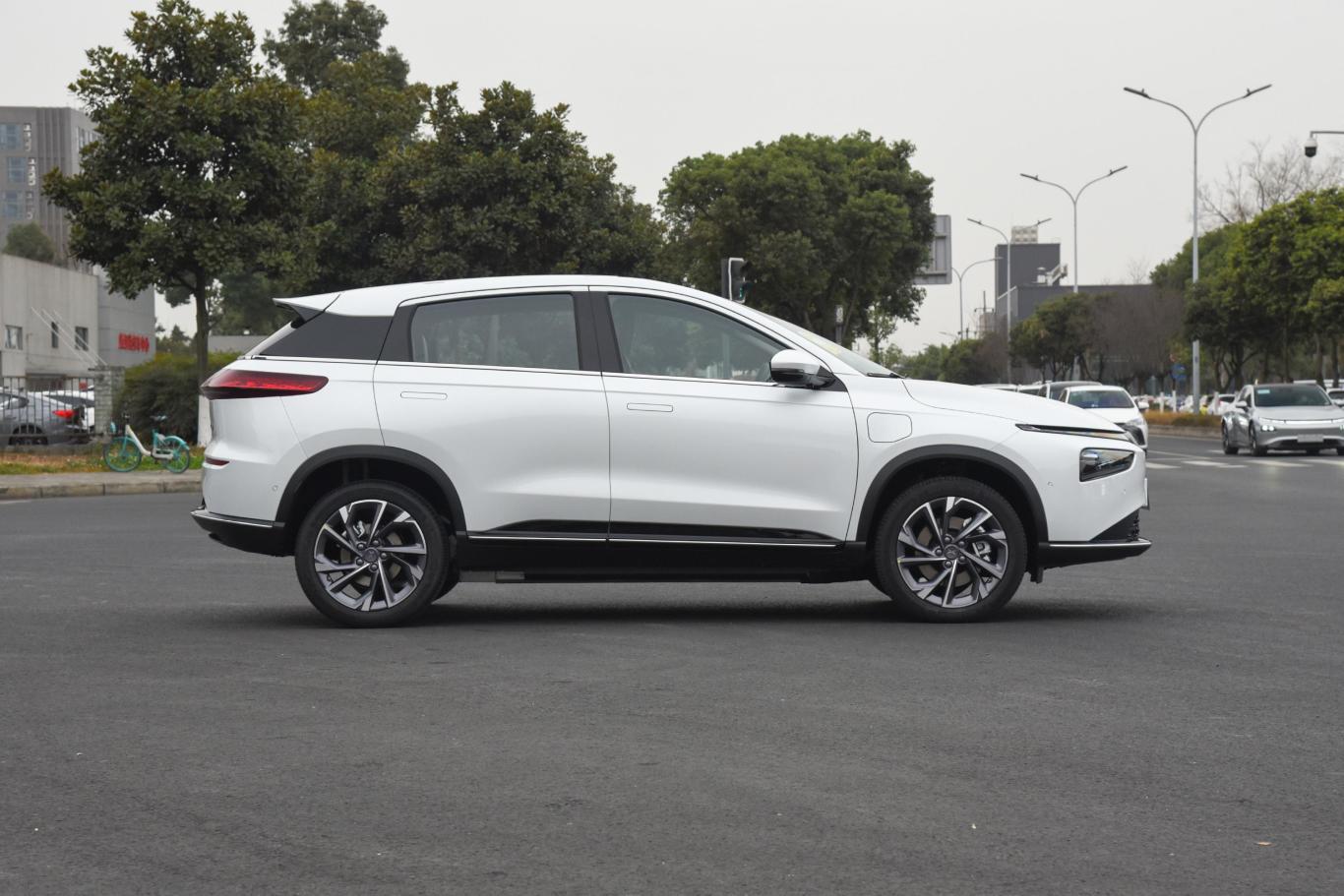 【小鹏G3G3i 460N+正侧车头向右水平图片-汽车图片大全】-易车