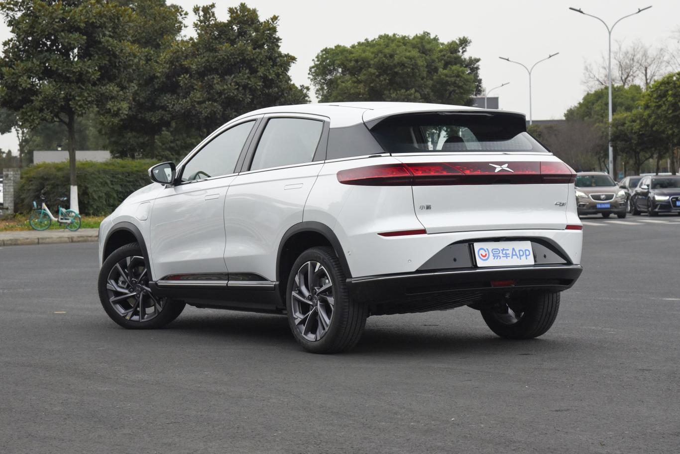 【小鹏G3G3i 460N+侧后45度车头向左水平图片-汽车图片大全】-易车