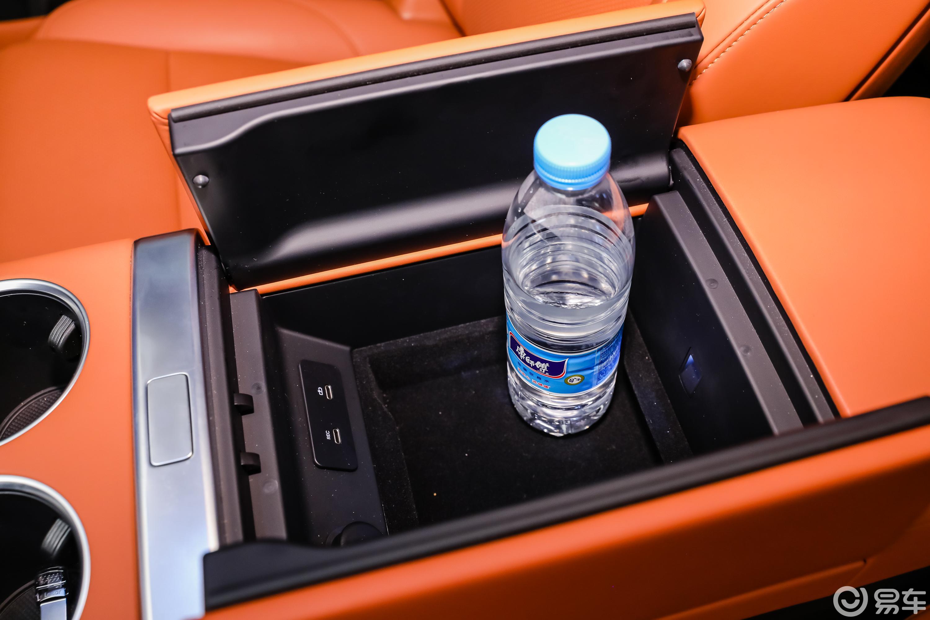 【理想L7L7 Max版前排扶手箱储物格图片-汽车图片大全】-易车