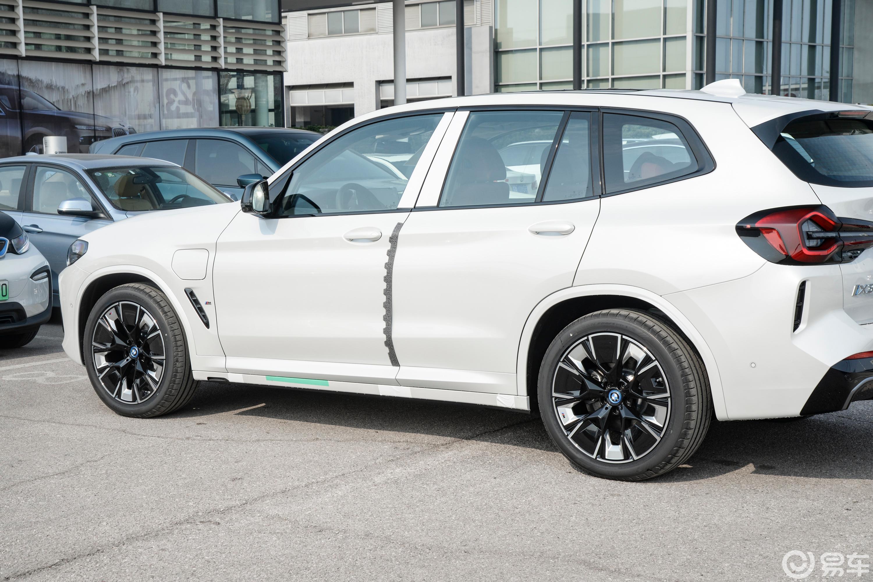 【宝马iX3535km 创领型外观细节图片-汽车图片大全】-易车