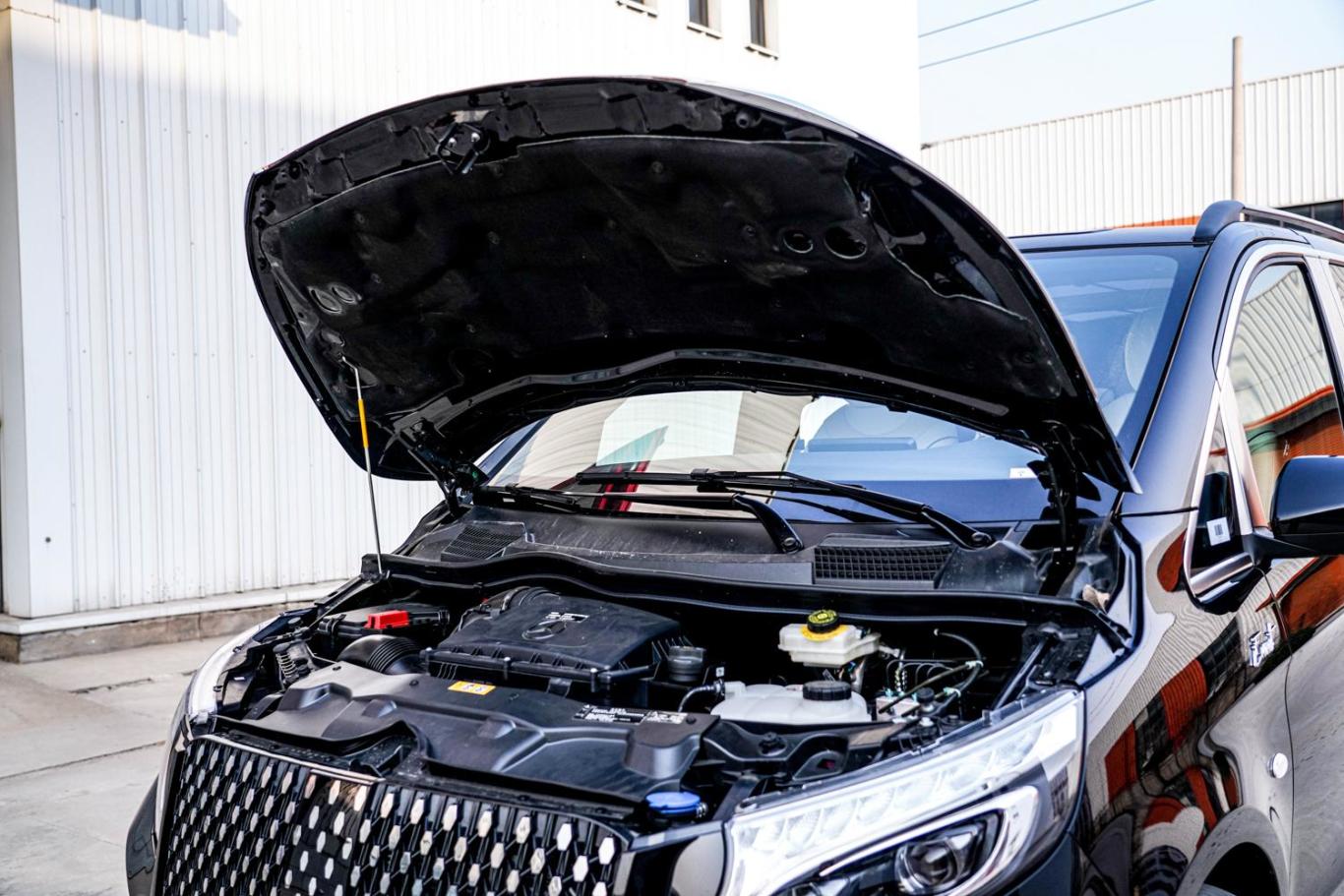 【克蒂圣姆峰系列2.0T M3 7座前舱盖内侧图片-汽车图片大全】-易车