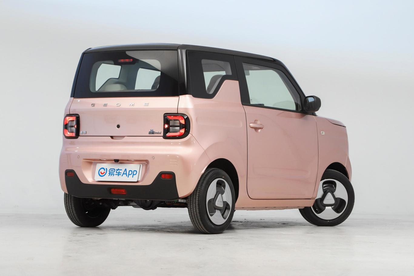 【熊猫熊猫mini 200km 灵动熊侧后45度车头向右水平图片-汽车图片大全】-易车