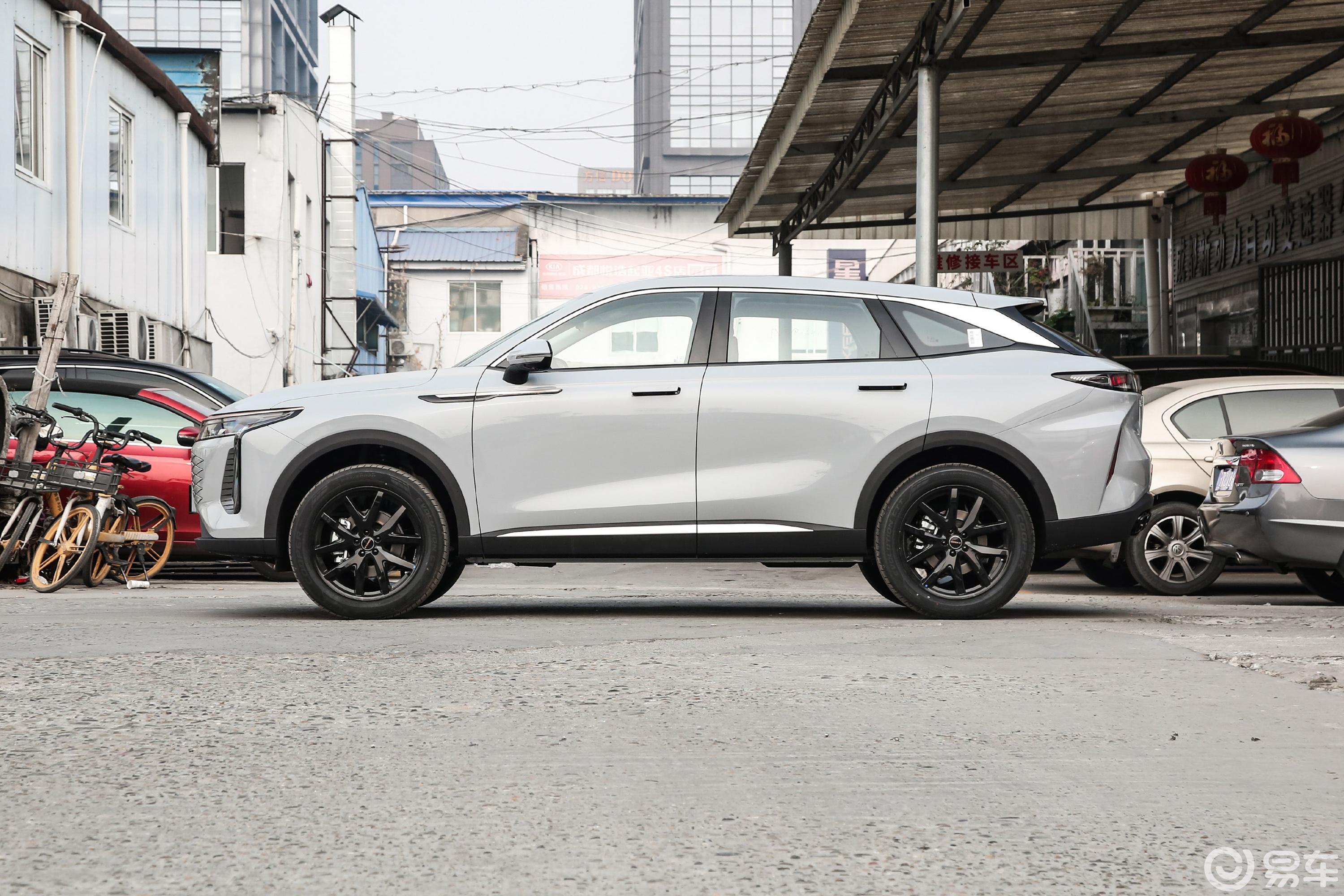 【星途瑶光400T 双离合两驱优享版正侧车头向左水平图片-汽车图片大全】-易车