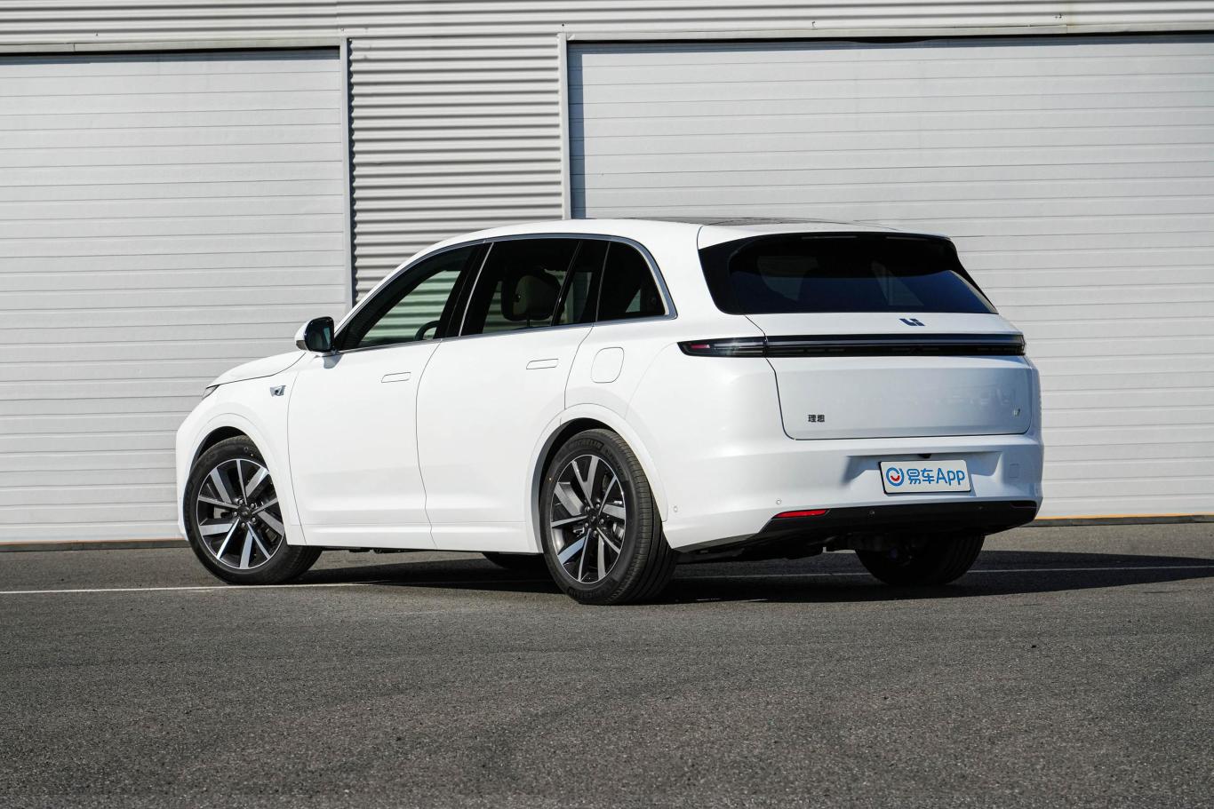 【理想L7L7 Pro侧后45度车头向左水平图片-汽车图片大全】-易车