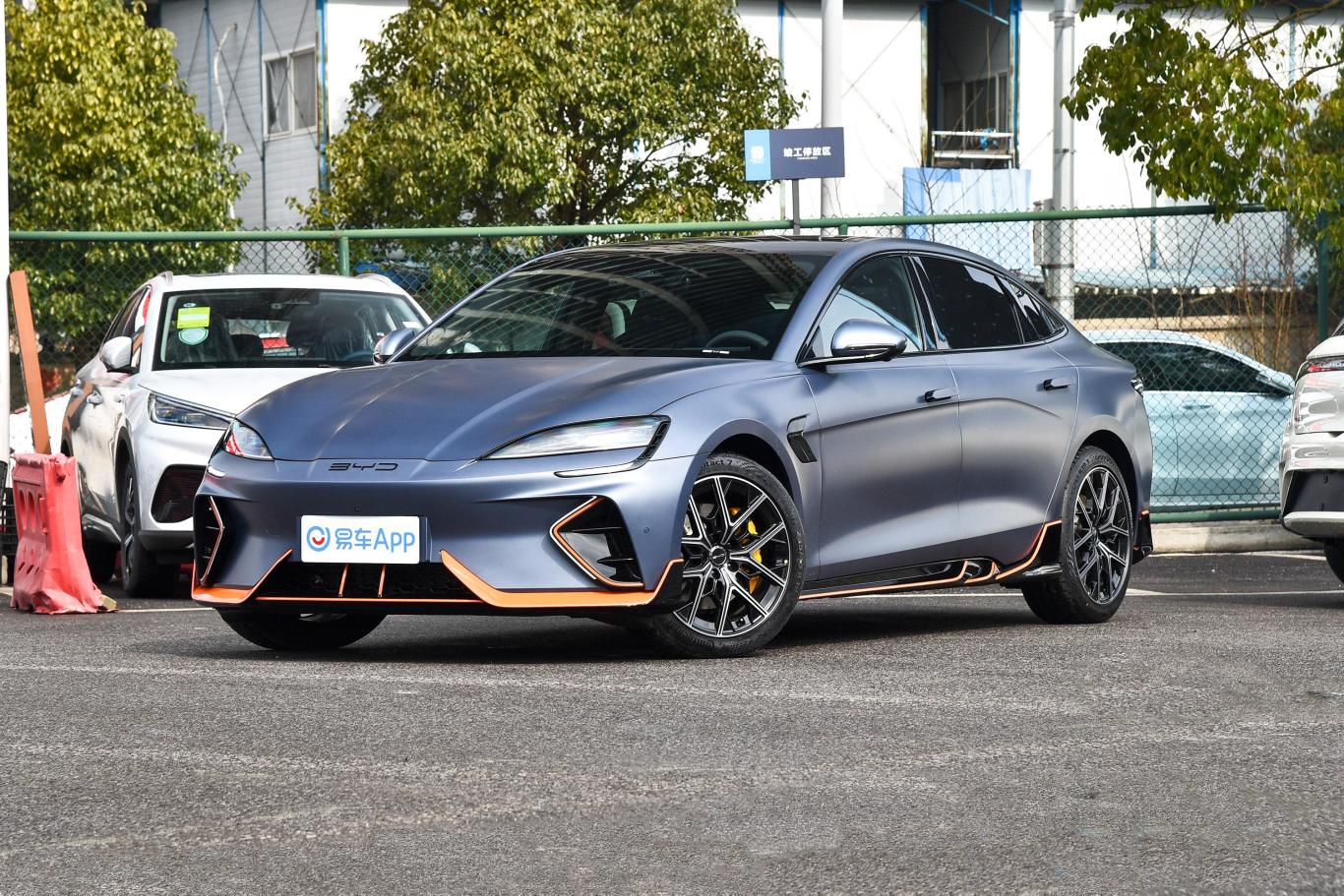 【海豹EV 650km 四驱性能版侧前45度车头向左水平图片-汽车图片大全】-易车