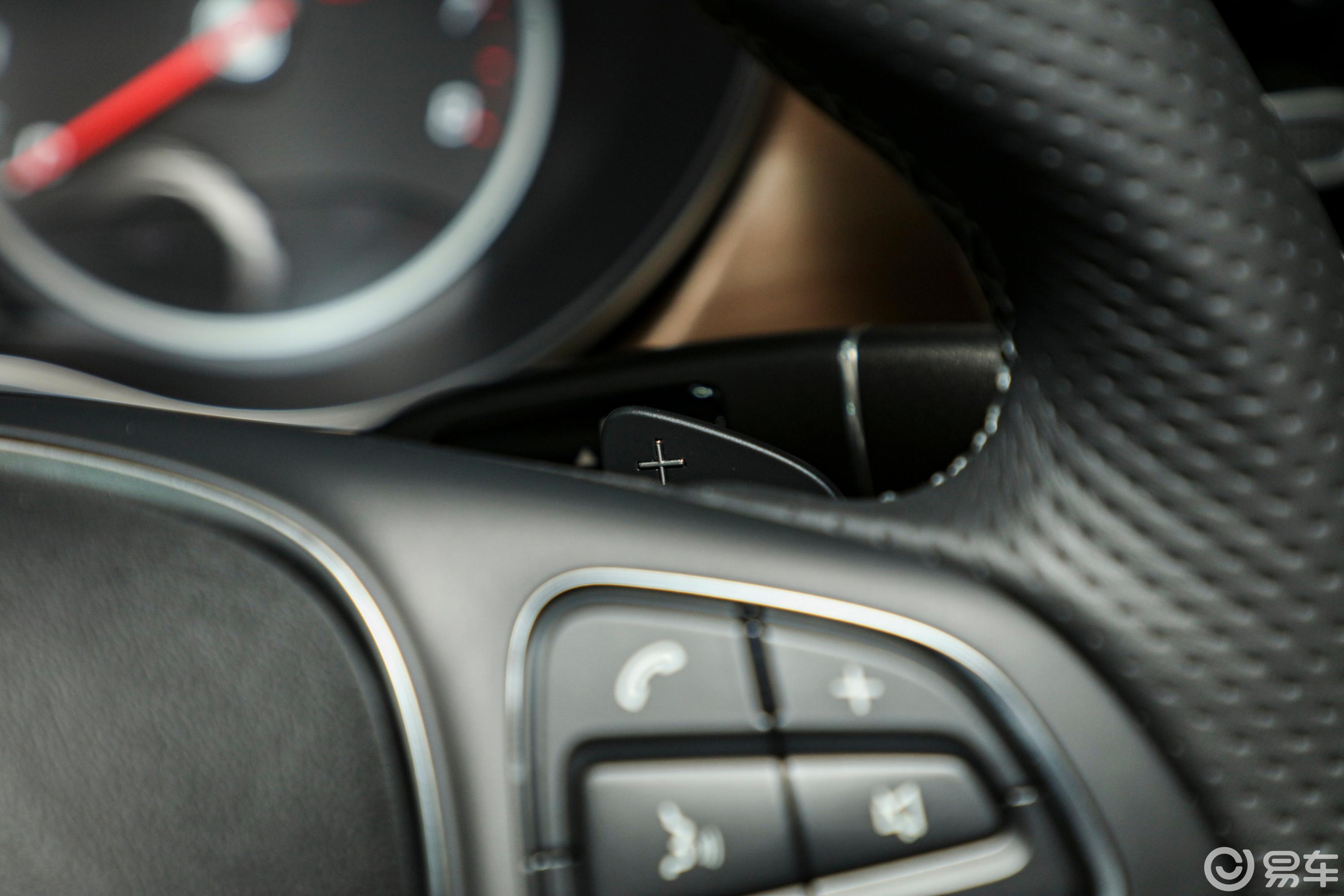【奔驰V级V 260 尊贵版换挡拨片图片-汽车图片大全】-易车
