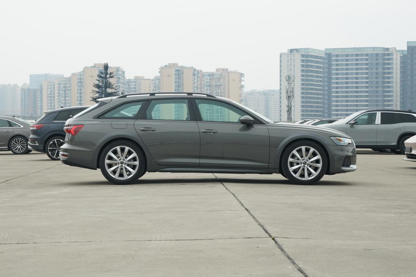 【奥迪A6Allroad 55 TFSI quattro 尊享越野型正侧车头向右水平图片-汽车图片大全】-易车