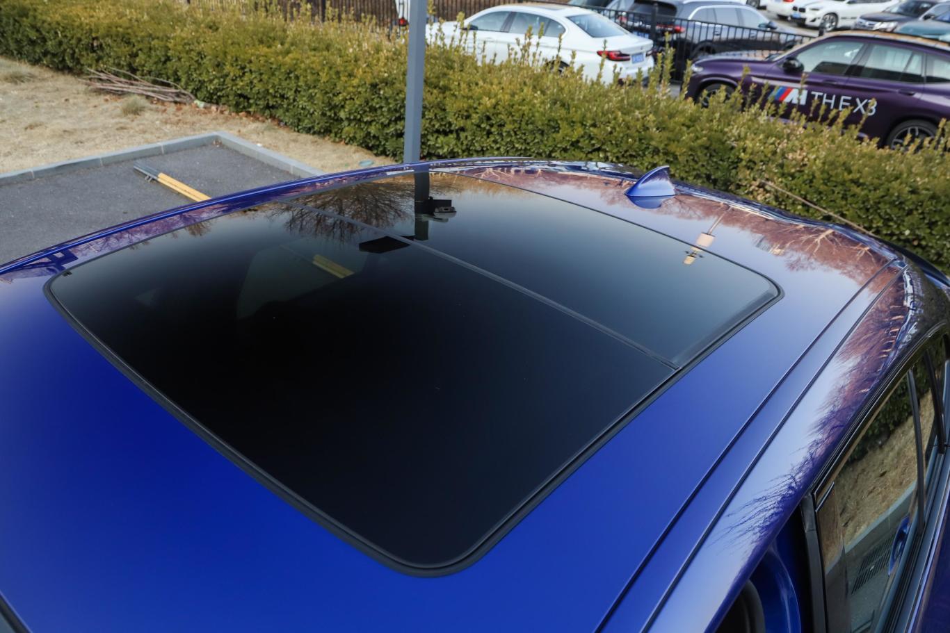 【宝马X4 M50周年版 X4 M 雷霆版天窗图片-汽车图片大全】-易车