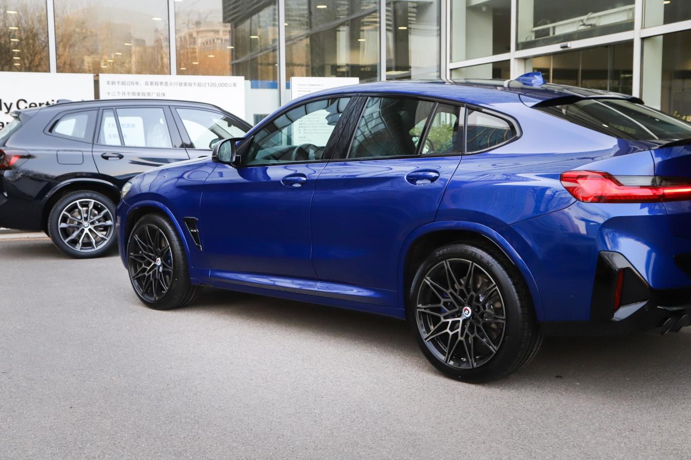 【宝马X4 M50周年版 X4 M 雷霆版外观细节图片-汽车图片大全】-易车