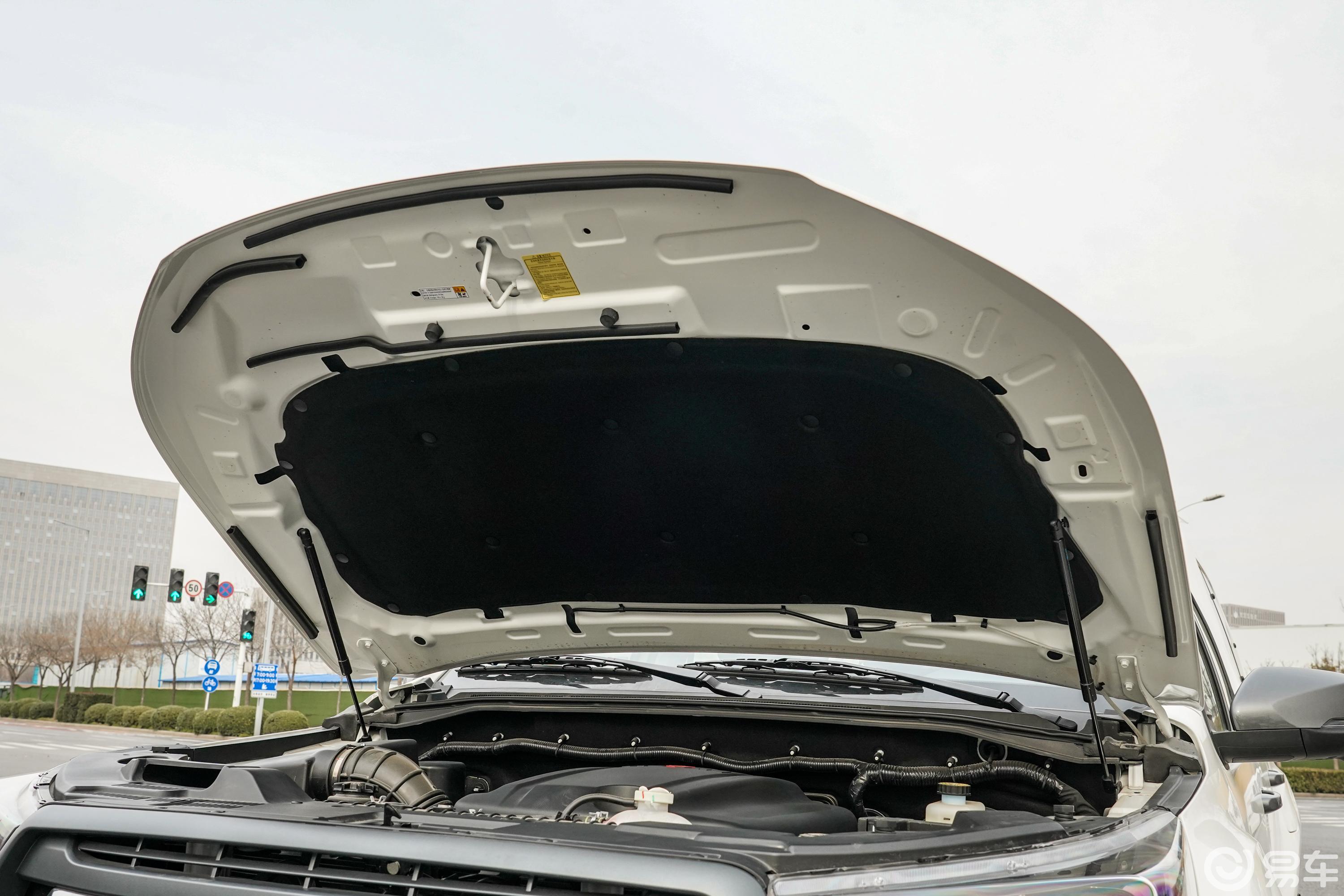 【大将军F9 SUV2.0T 豪华型发动机舱盖内侧图片-汽车图片大全】-易车
