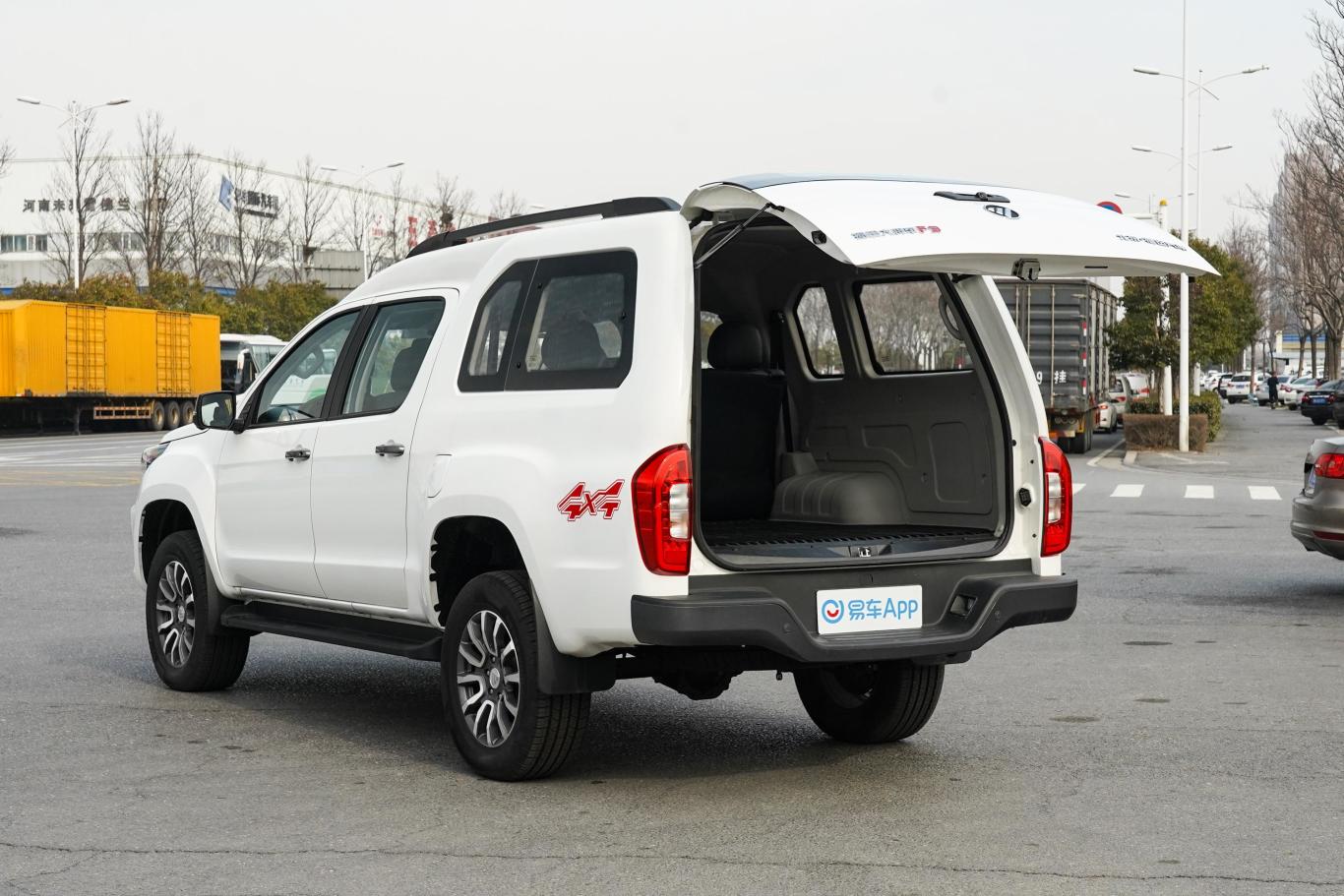 【大将军F9 SUV2.0T 自动四驱豪华型后备厢开启45度侧拍图片-汽车图片大全】-易车