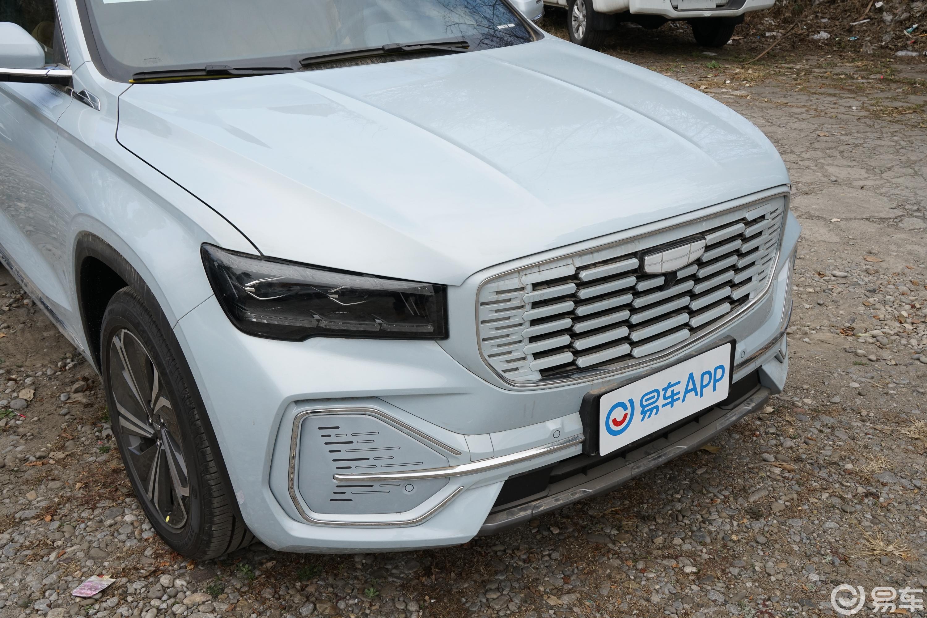 【星越L 增程电动版Hi·P 1.5T 245km 至臻型前格栅侧俯拍图片-汽车图片大全】-易车