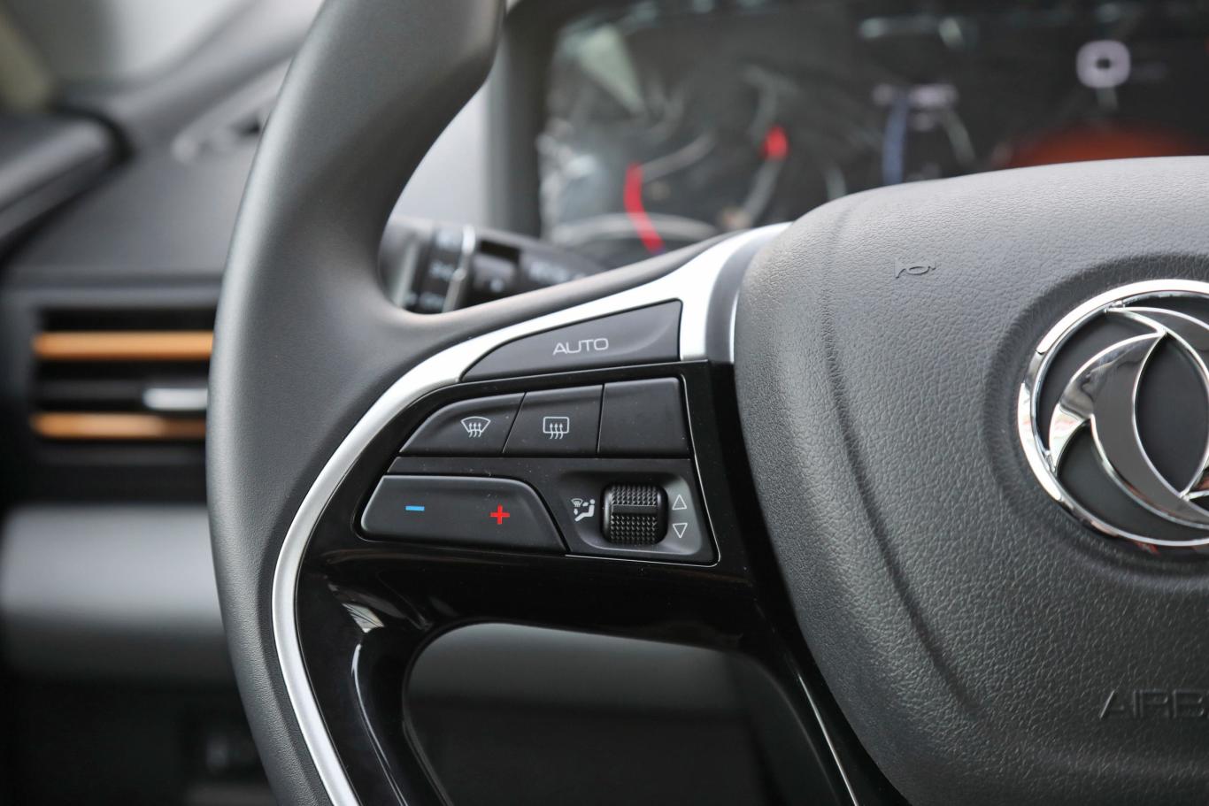 【风神E70改款 Pro 401km 畅行版 三元锂左侧方向盘功能按键图片-汽车图片大全】-易车