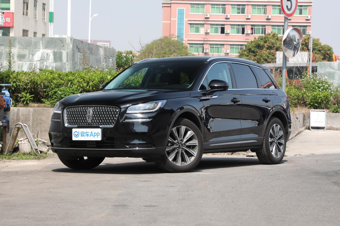 【冒险家改款 2.0T 四驱尊雅版侧前45度车头向左水平图片-汽车图片大全】-易车