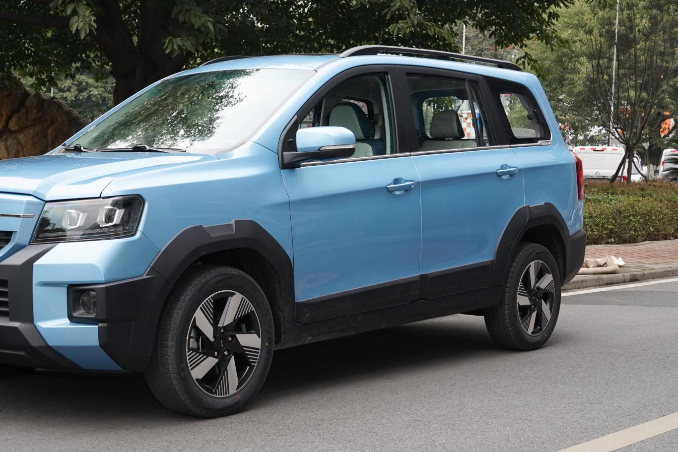 【SWM斯威大虎EDi1.5L 51km 豪华型 5座外观细节图片-汽车图片大全】-易车