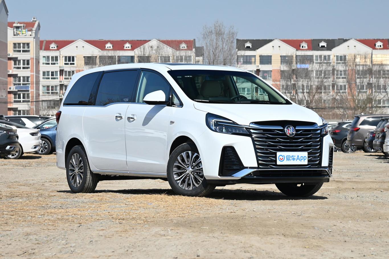 【别克GL8改款 陆上公务舱 2.0T 豪华型 7座侧前45度车头向右水平图片-汽车图片大全】-易车