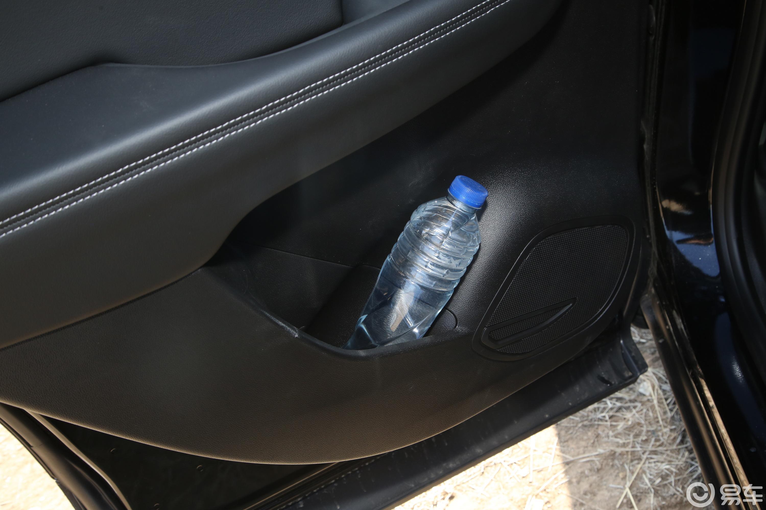 【昂科威昂科威S 552T 两驱豪华型后排空间图片-汽车图片大全】-易车