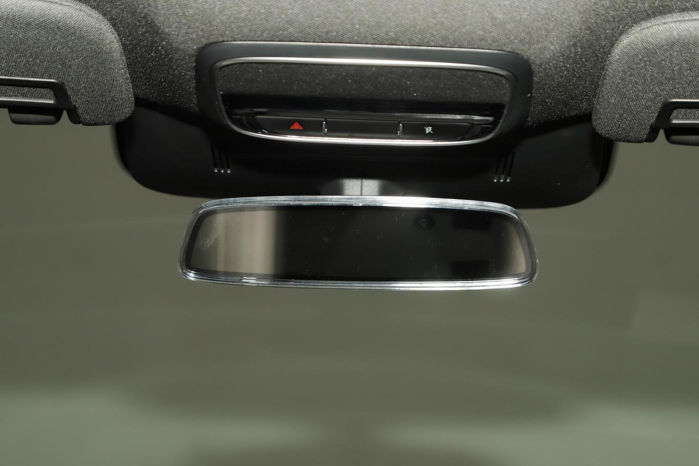 【小鹏P7P7i 610 四驱Max性能版内后视镜图片-汽车图片大全】-易车