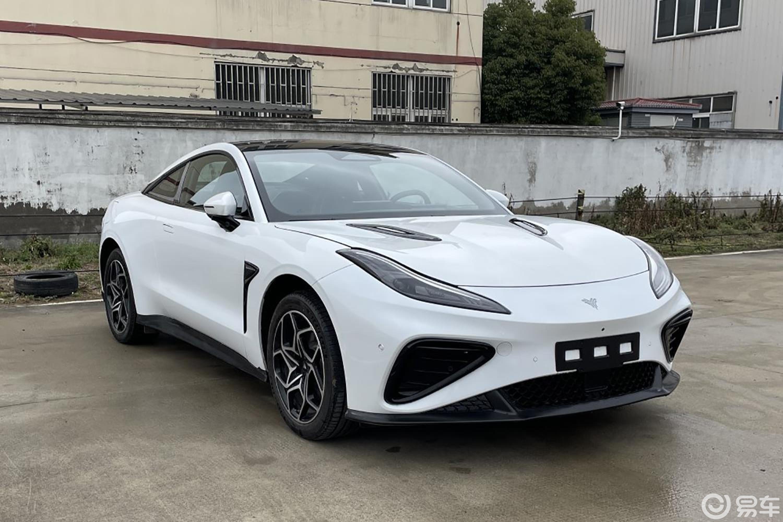 【哪吒GT图片-汽车图片大全】-易车