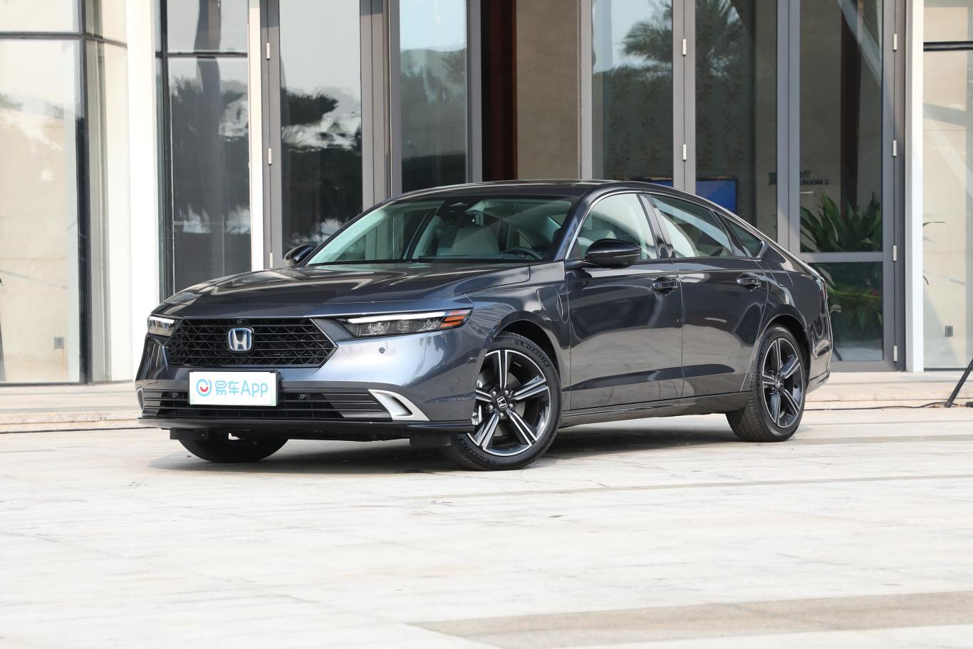 【雅阁 e:PHEV2.0L 82km 旗舰版侧前45度车头向左水平图片-汽车图片大全】-易车