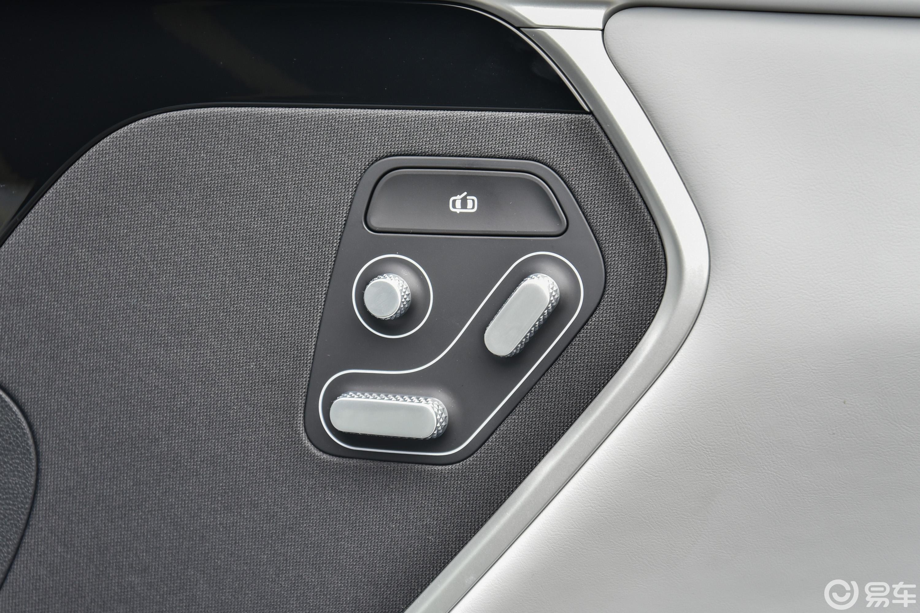 【阿维塔11705km 超长续航单电机版 4座副驾座椅调节图片-汽车图片大全】-易车