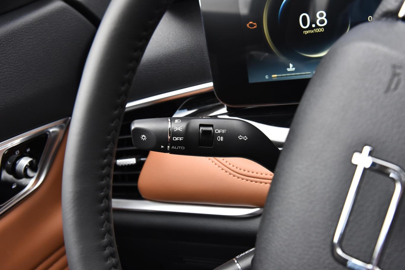 【奔腾T992.0T 尊享型(8AT)灯光控制区图片-汽车图片大全】-易车