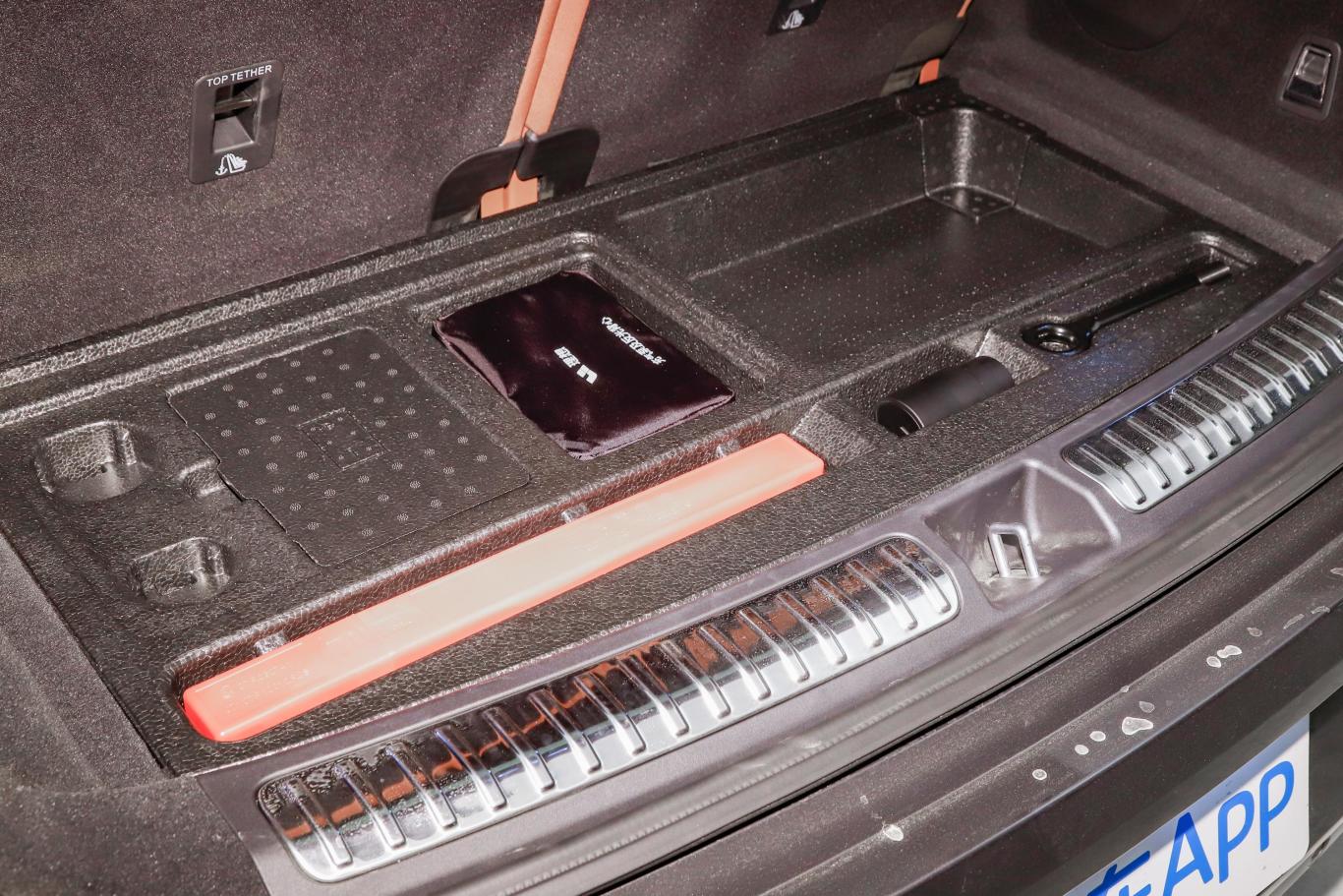 【理想L8L8 Air版随车工具图片-汽车图片大全】-易车