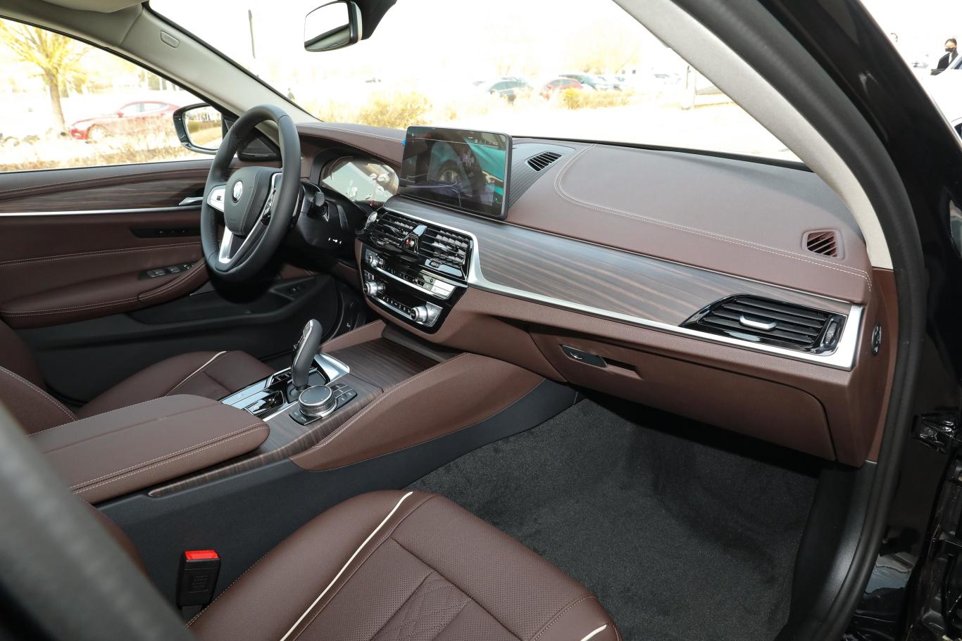 【宝马5系530Li xDrive 豪华套装内饰全景副驾驶员方向图片-汽车图片大全】-易车