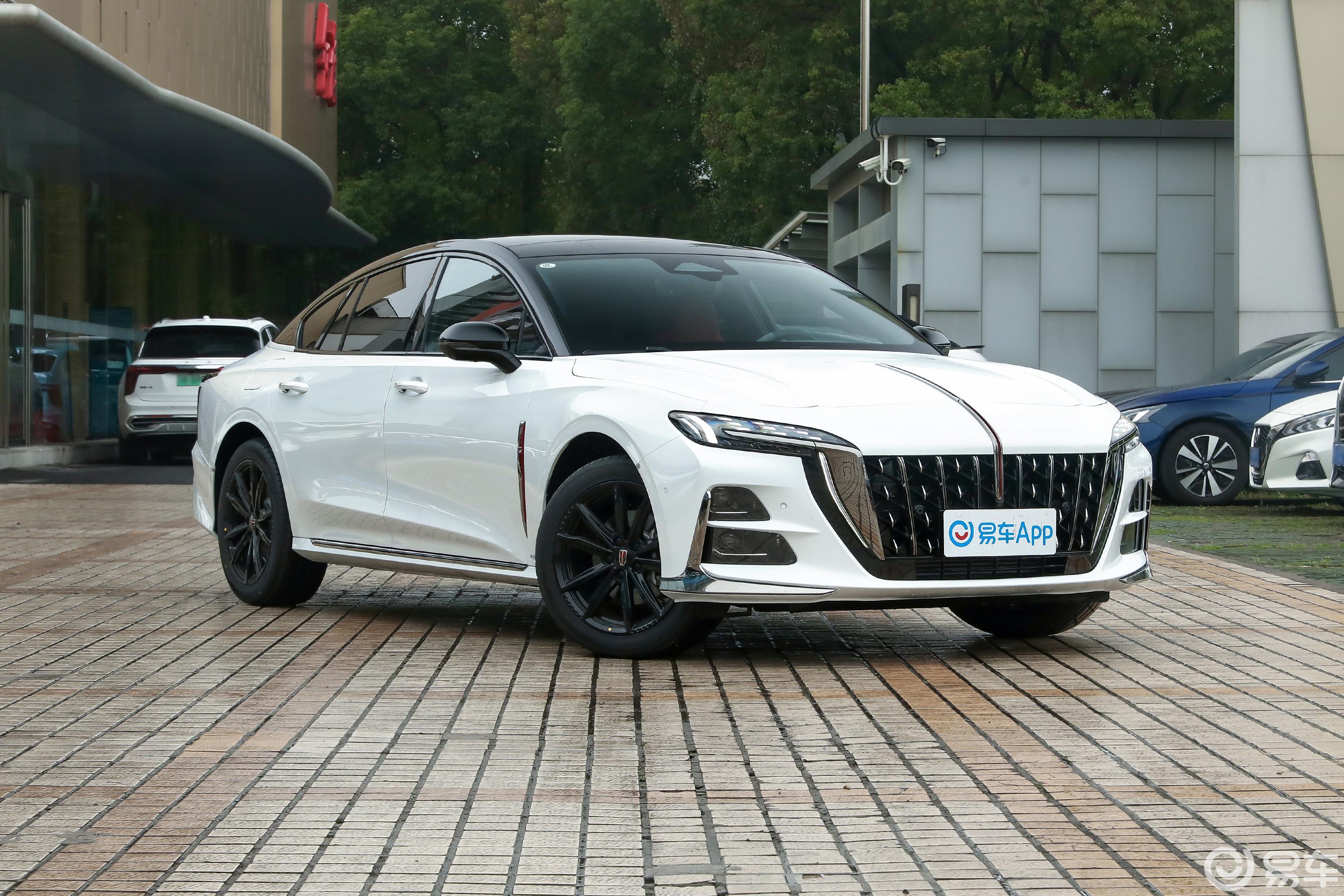 【红旗H62.0T 致臻版侧前45度车头向右水平图片-汽车图片大全】-易车