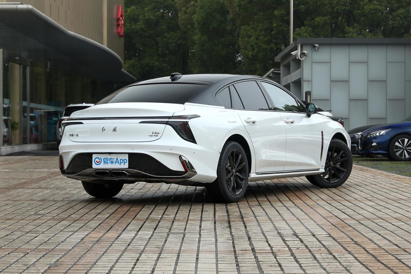 【红旗H62.0T 致臻版侧后45度车头向右水平图片-汽车图片大全】-易车