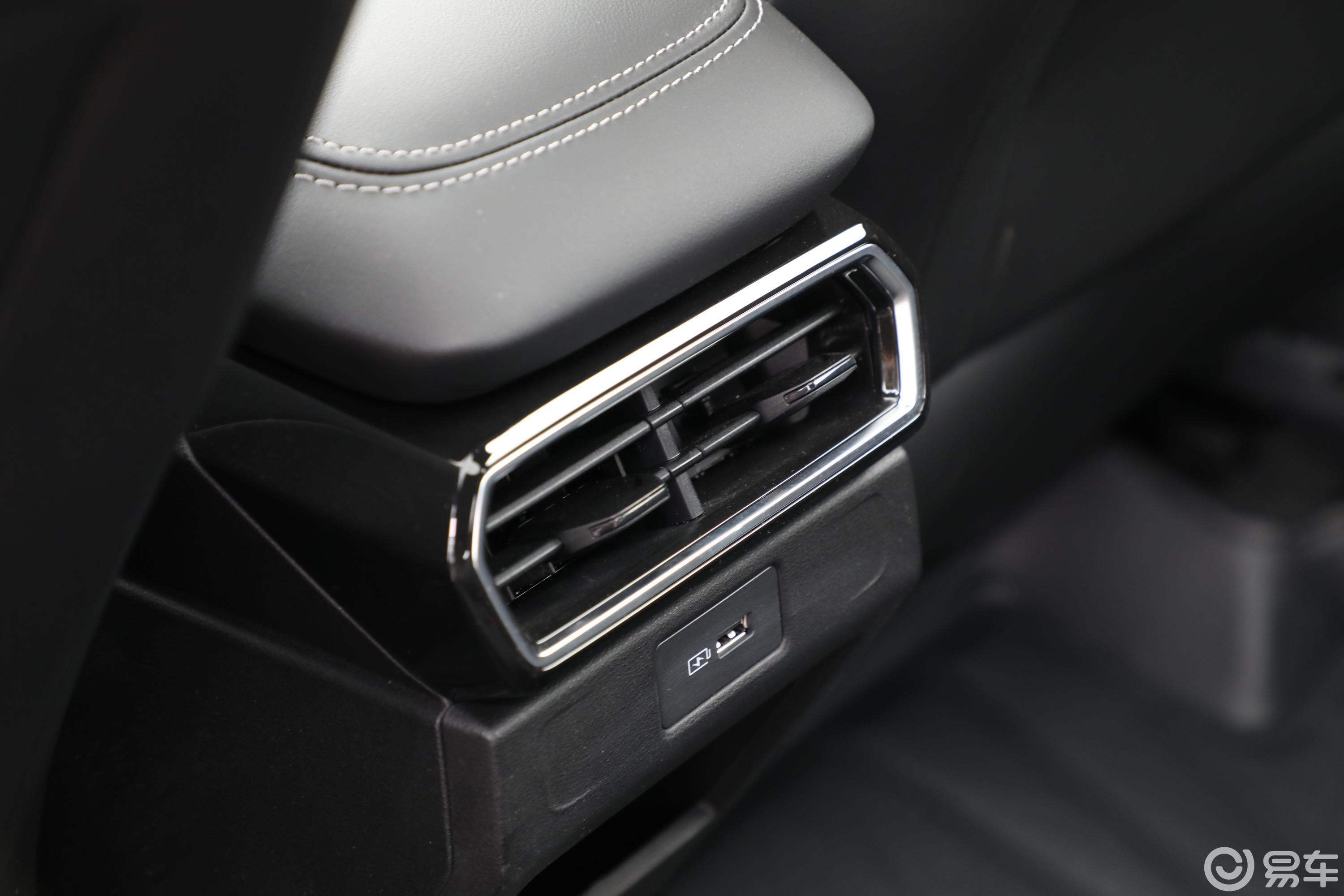 【博越博越COOL 1.5T 智慧型后排功能图片-汽车图片大全】-易车