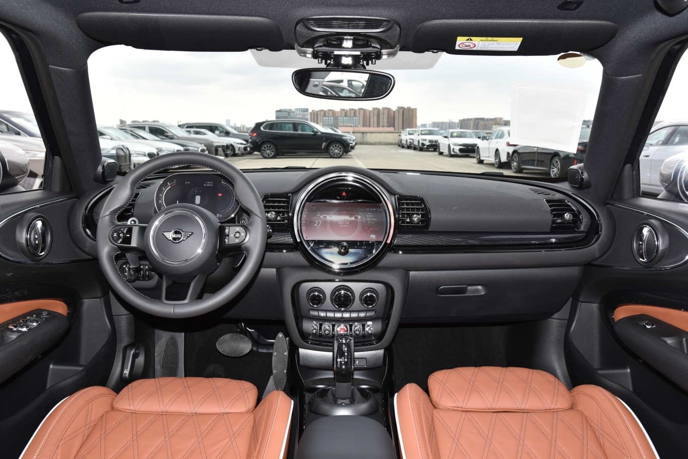 【MINI CLUBMAN改款 2.0T COOPER S 鉴赏家内饰全景正拍图片-汽车图片大全】-易车