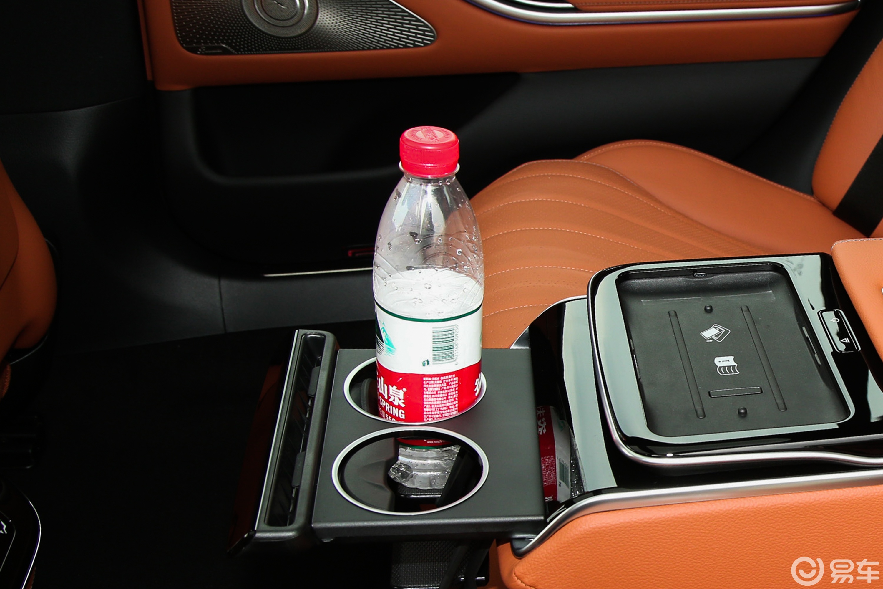 【奔驰S级改款 S 400 L 豪华型后排杯架图片-汽车图片大全】-易车