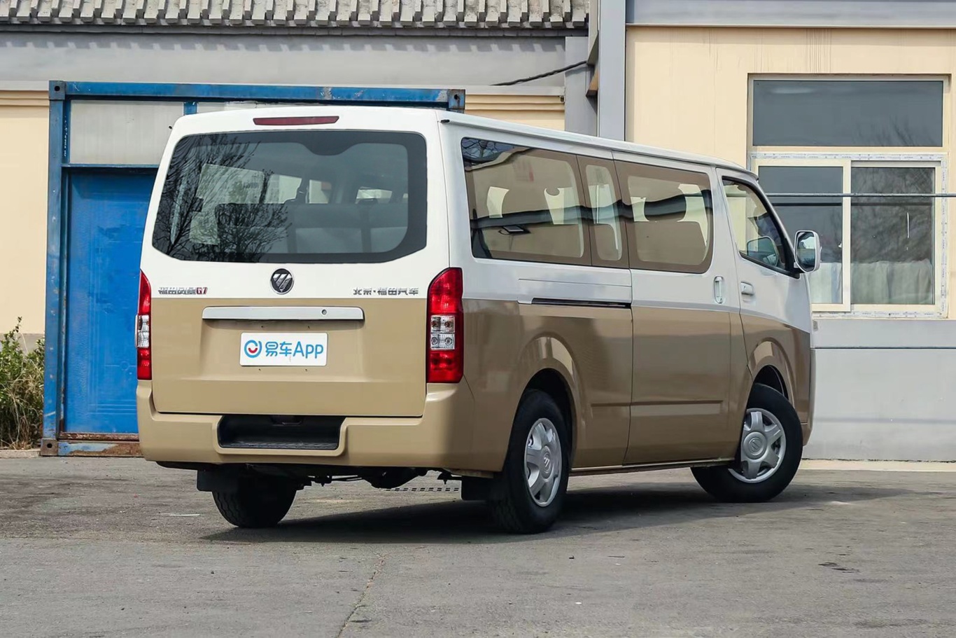 【风景G7商运版 2.4L 长轴低顶明窗 10座 汽油侧后45度车头向右水平图片-汽车图片大全】-易车