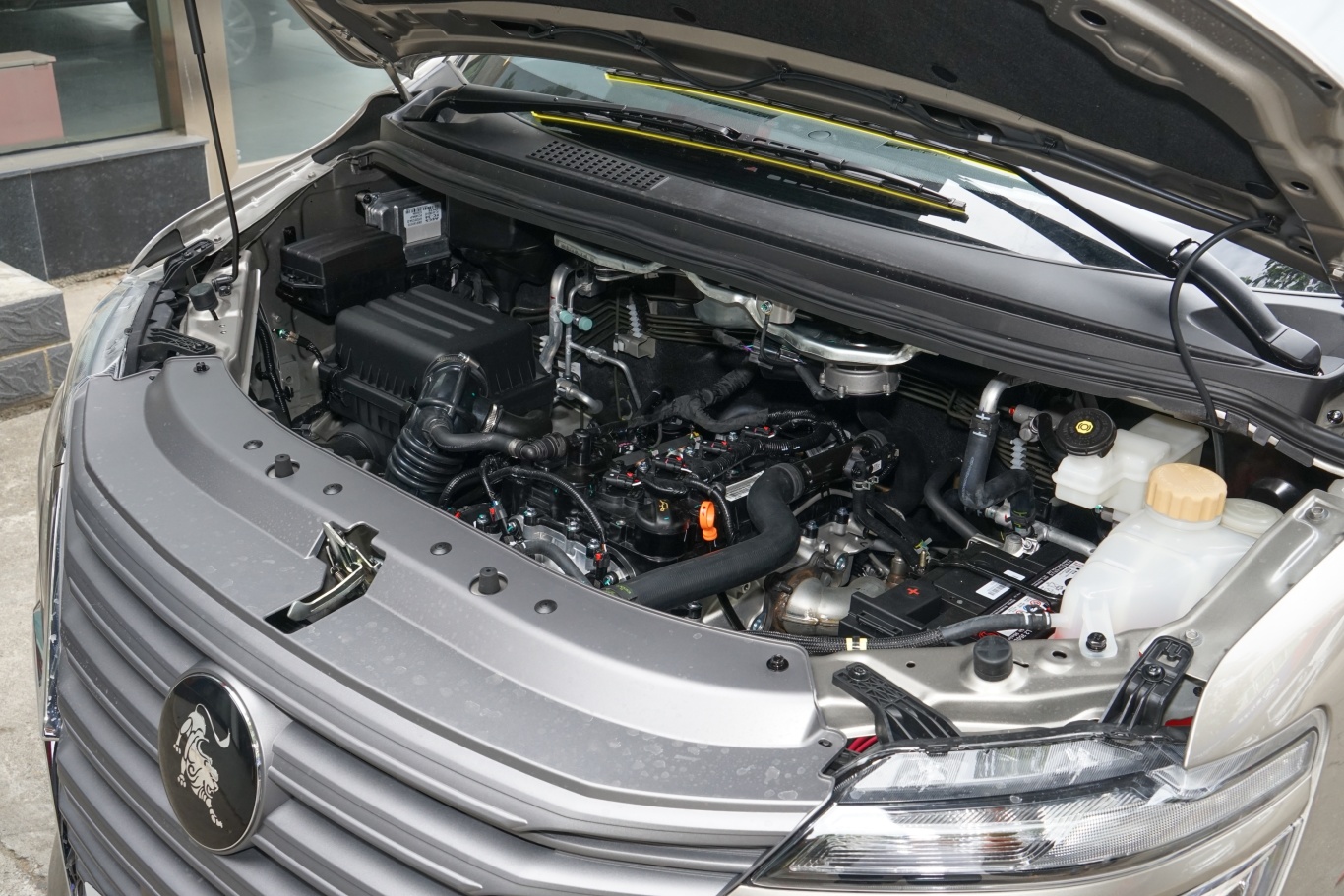 【菱智M5L 1.6L 豪华型 7座动力底盘图片-汽车图片大全】-易车