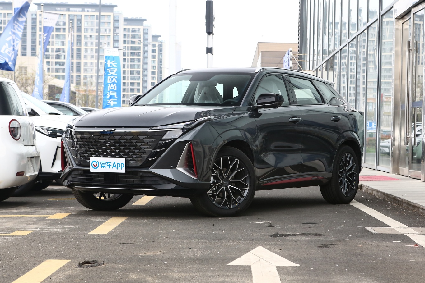 【长安欧尚Z6蓝鲸 2.0T 自动智行型侧前45度车头向左水平图片-汽车图片大全】-易车