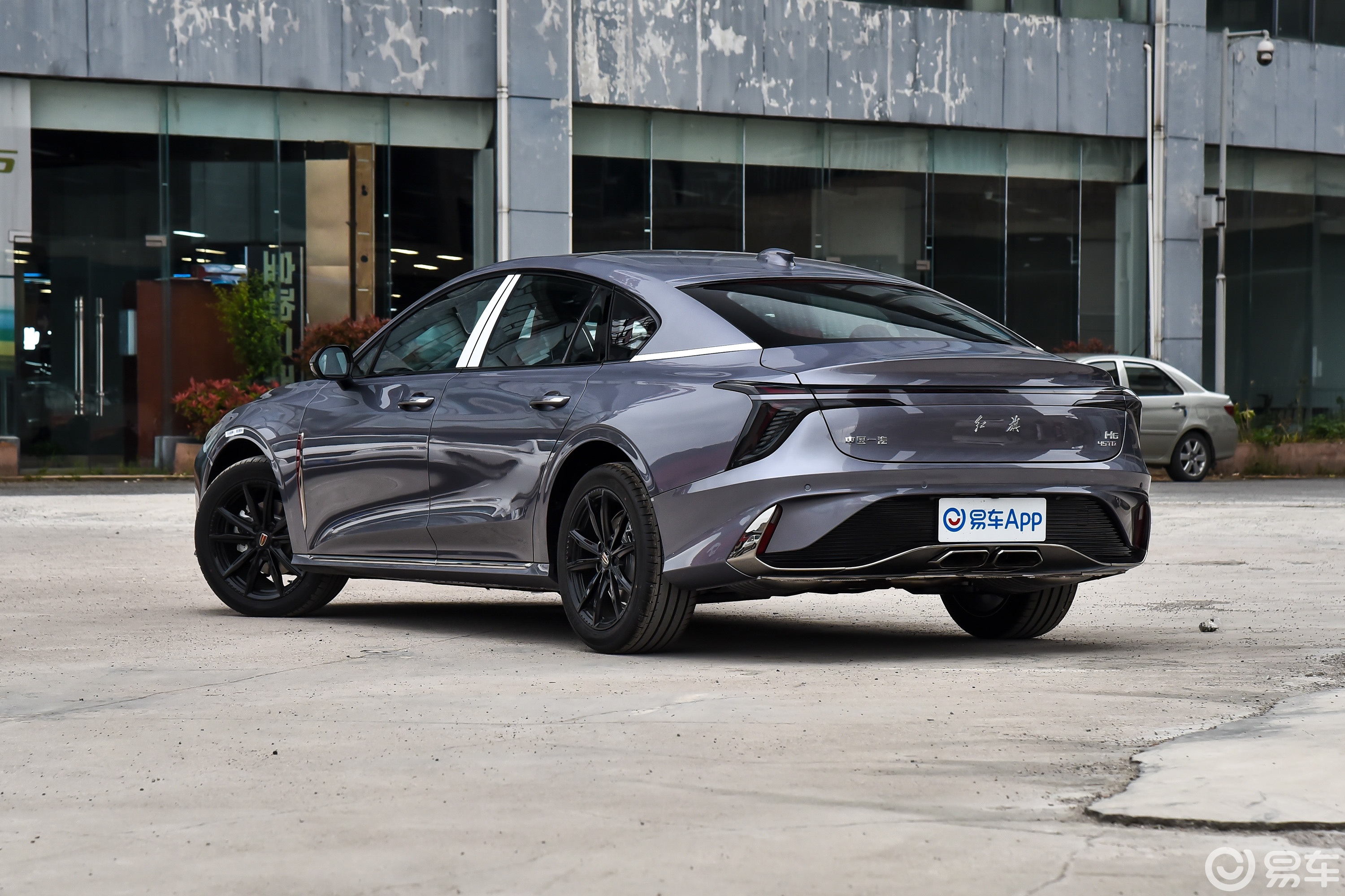 【红旗H62.0T 致尚版侧后45度车头向左水平图片-汽车图片大全】-易车