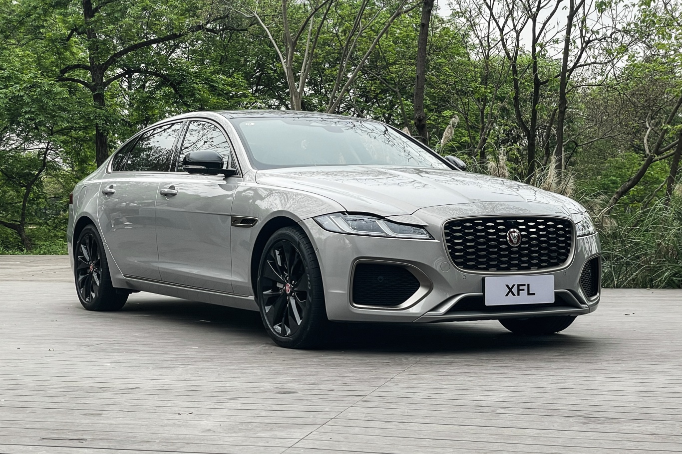 【捷豹XFL鎏金版 2.0T P250 两驱精英运动版外观图片-汽车图片大全】-易车