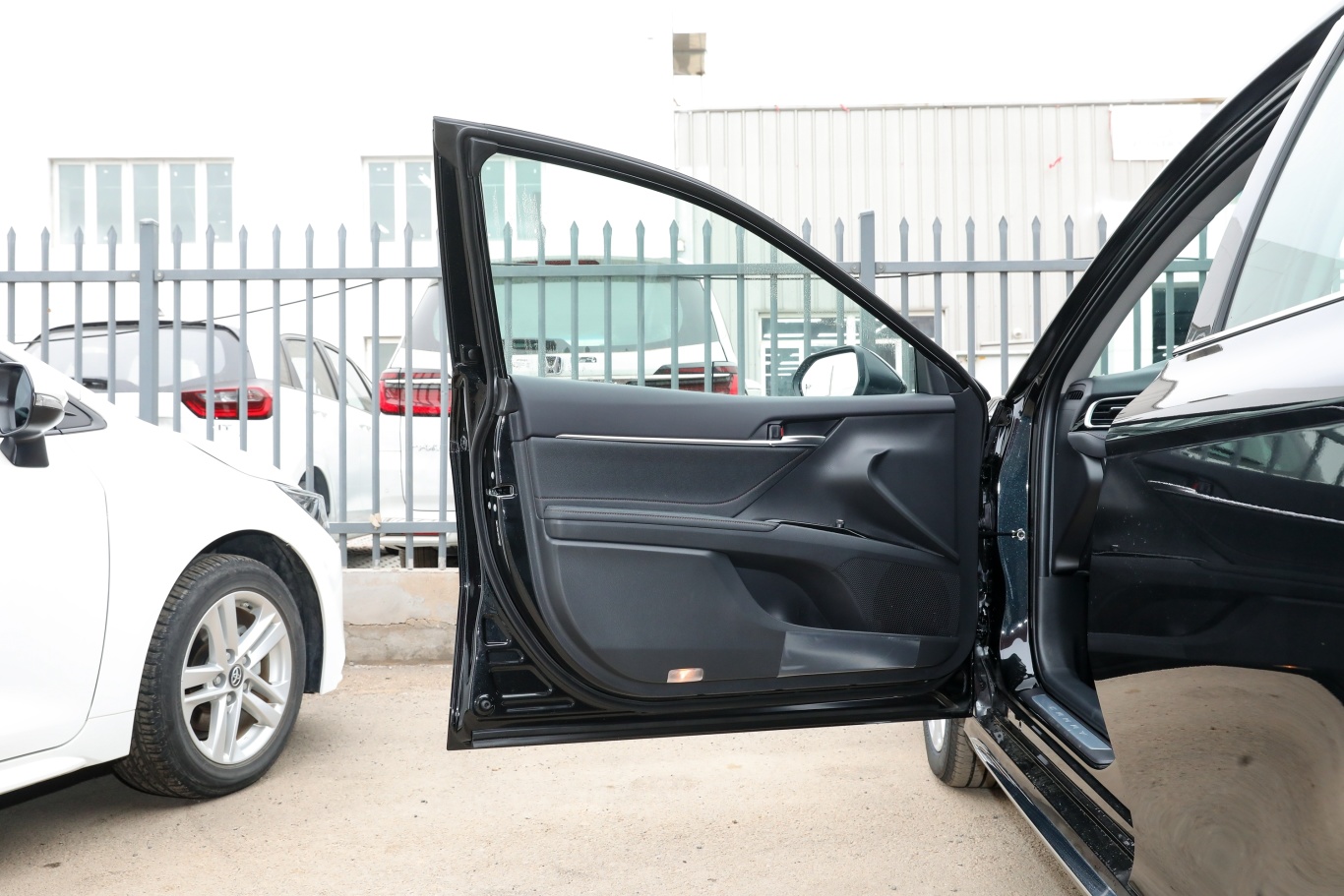 【凯美瑞2.0G 豪华版驾驶员侧前车门图片-汽车图片大全】-易车