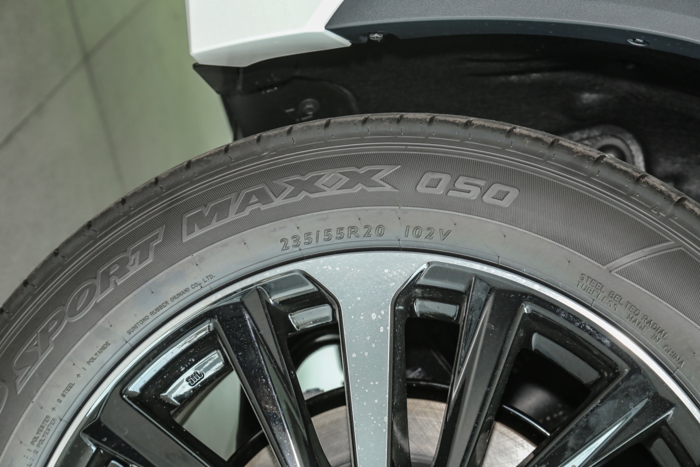 【皇冠陆放HEV 2.5L 四驱尊贵版 7座动力底盘图片-汽车图片大全】-易车